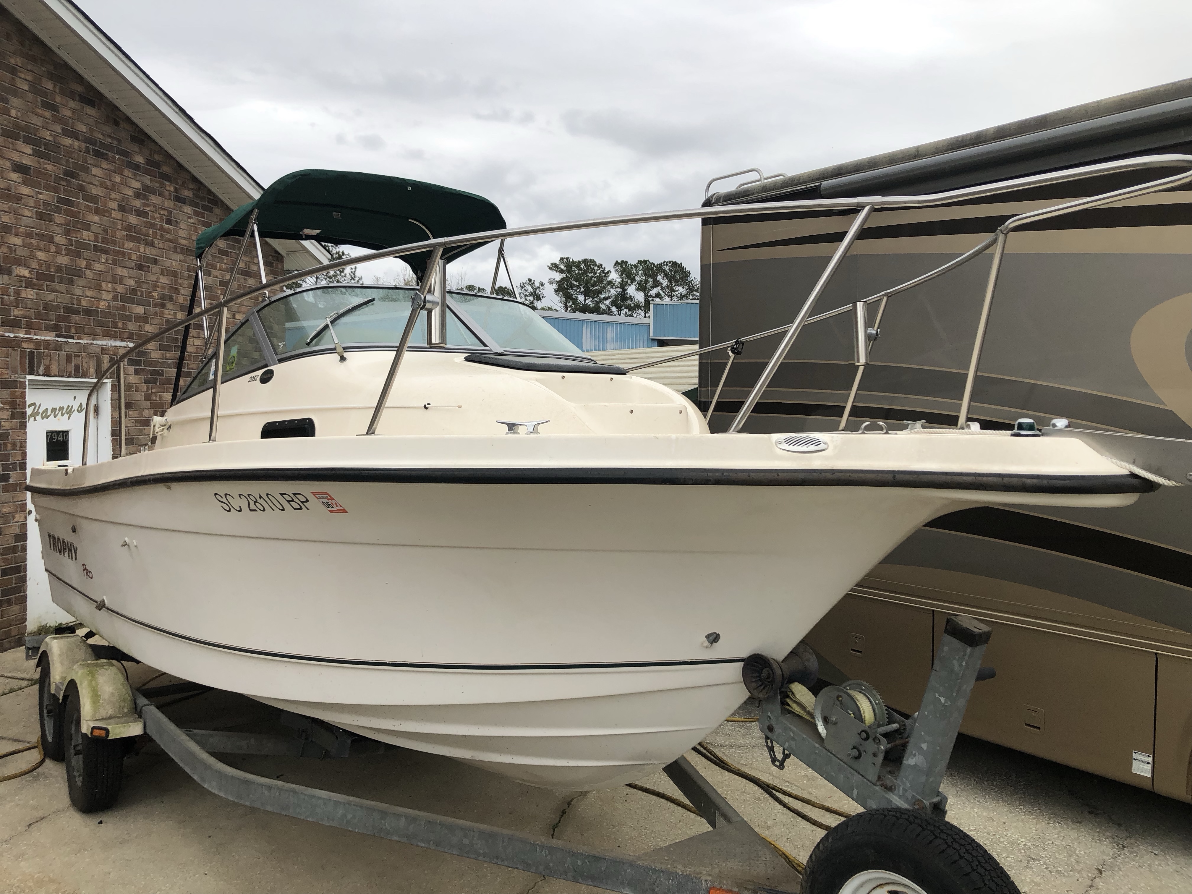 TROPHY WALKAROUND SPORT FISH CUDDY – Land & Sea Classics