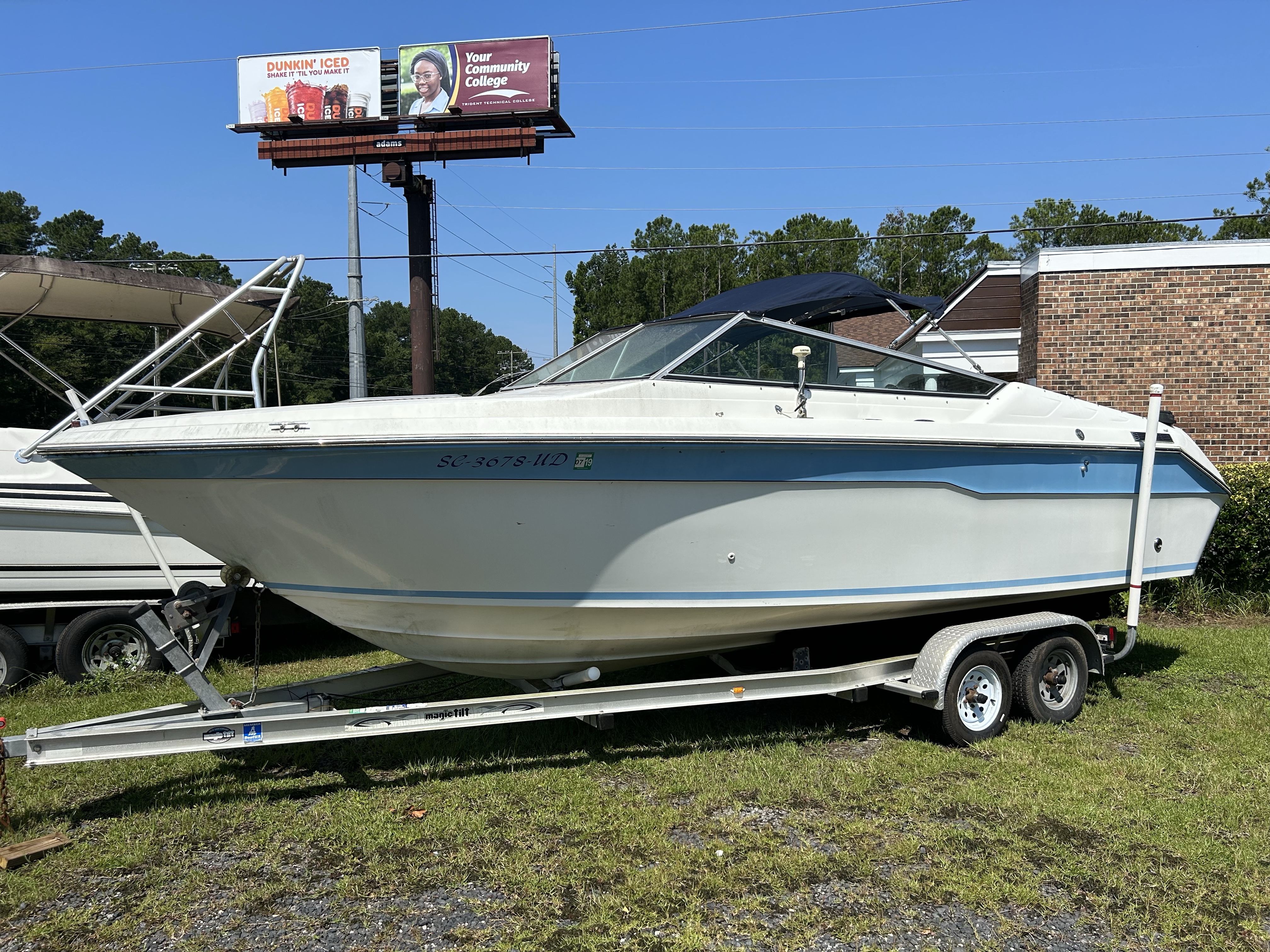 SEA RAY 22 WEEKENDER CUDDY – Land & Sea Classics