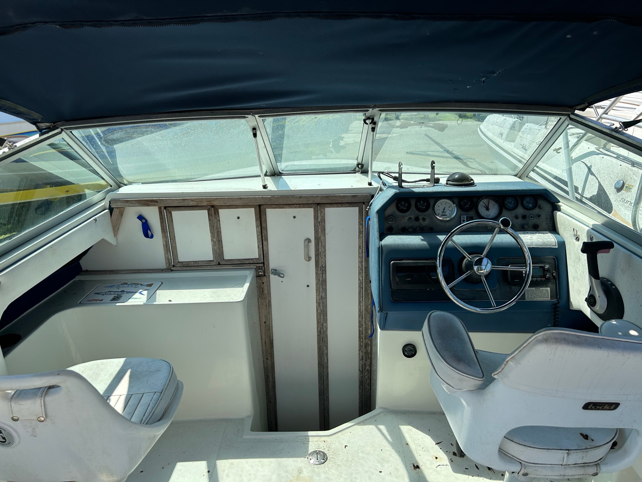 SEA RAY 22 WEEKENDER CUDDY – Land & Sea Classics